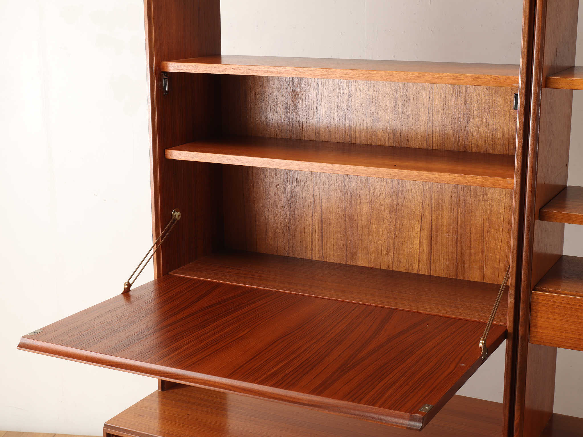 G-PLAN ユニットシェルフ | ロイズ・アンティークス | ヨーロッパのアンティーク/ヴィンテージ家具