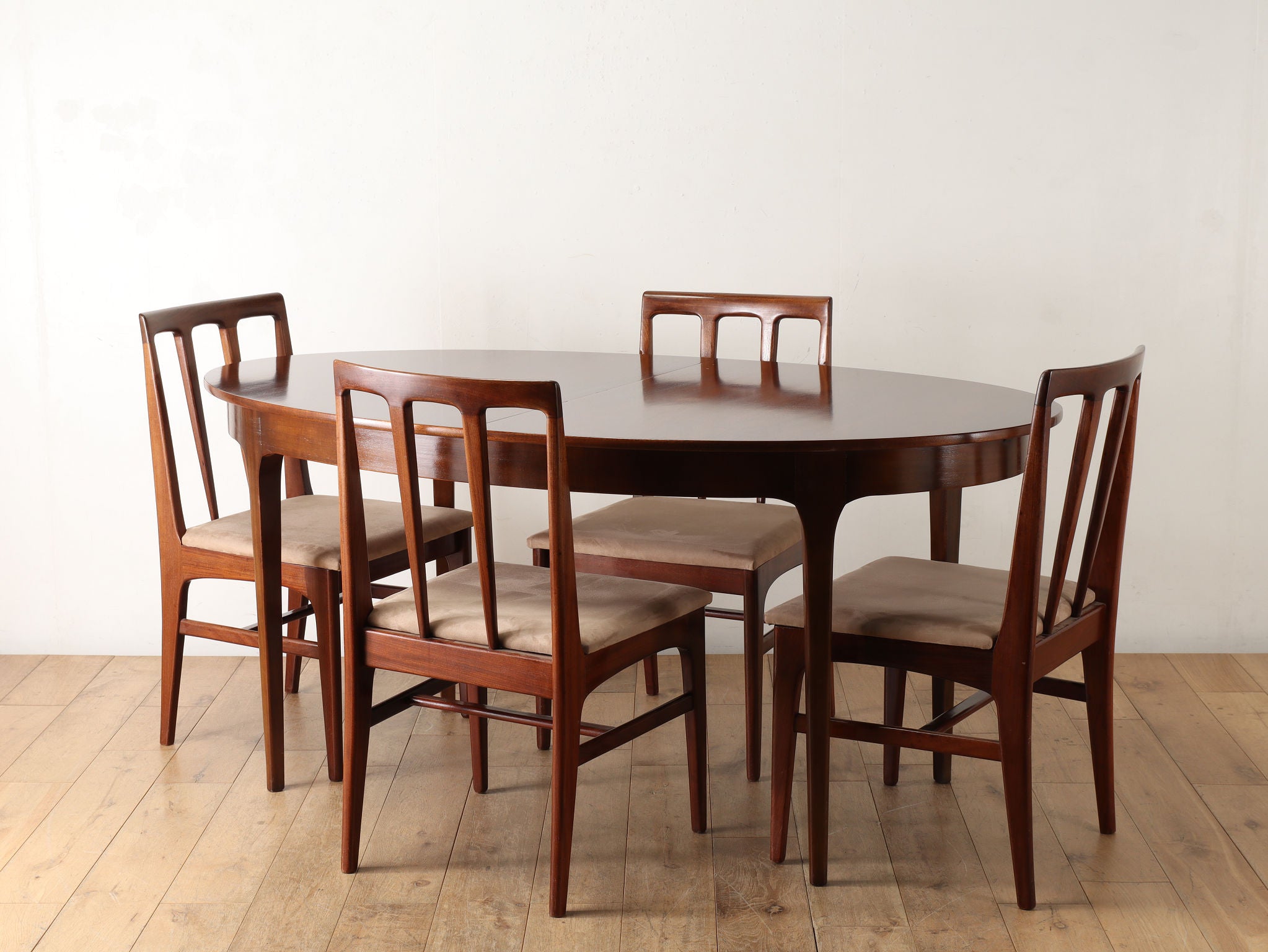 YOUNGER ダイニングチェア | ロイズ・アンティークス | ヨーロッパのアンティーク/ヴィンテージ家具