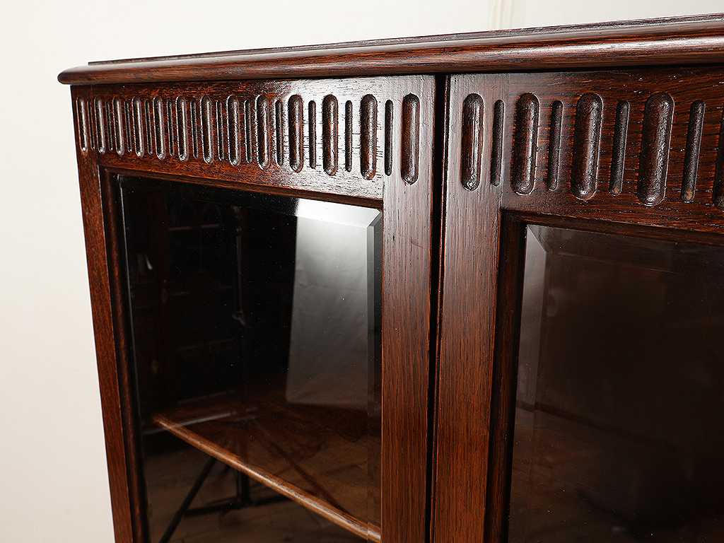 MIDLAND DRAPERY CO ブックケース | ロイズ・アンティークス | ヨーロッパのアンティーク/ヴィンテージ家具