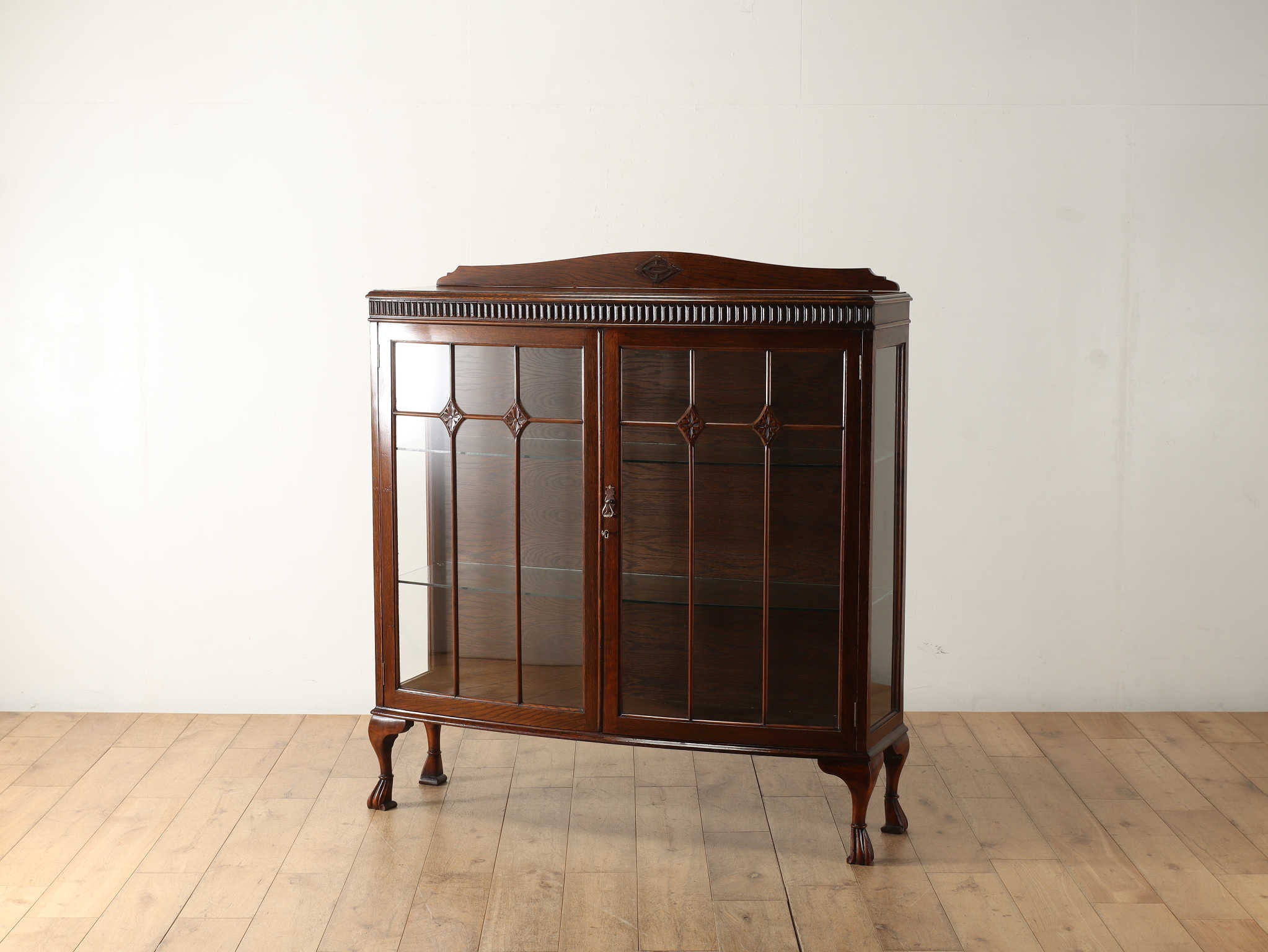 チャイナキャビネット | ロイズ・アンティークス | ヨーロッパのアンティーク/ヴィンテージ家具
